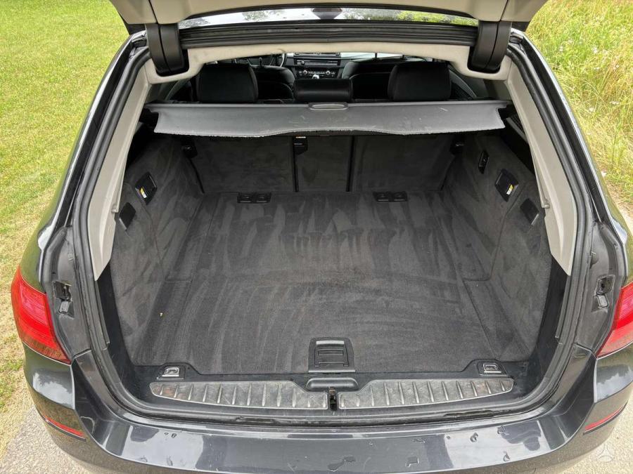 Pelēks BMW 525 2014 Panevēža, ar dzinēja tilpumu 2.00 L un nobraukumu 251 tūkst. km par 8250 €, foto 24 vietnē AUTOMOTO.COM.LV