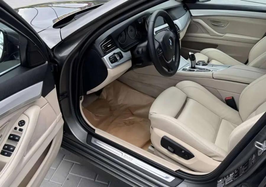 Grey BMW 525 2014 in Telschi, with an engine capacity of 2.00 L and mileage of 256 thousand km for 8690 €, photo 13 on AUTOMOTO.COM.LV