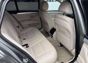 Grey BMW 525 2014 in Telschi, with an engine capacity of 2.00 L and mileage of 256 thousand km for 8690 €, photo 17 on AUTOMOTO.COM.LV