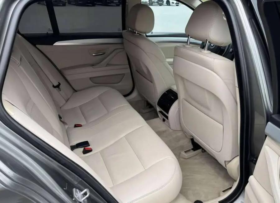 Grey BMW 525 2014 in Telschi, with an engine capacity of 2.00 L and mileage of 256 thousand km for 8690 €, photo 17 on AUTOMOTO.COM.LV