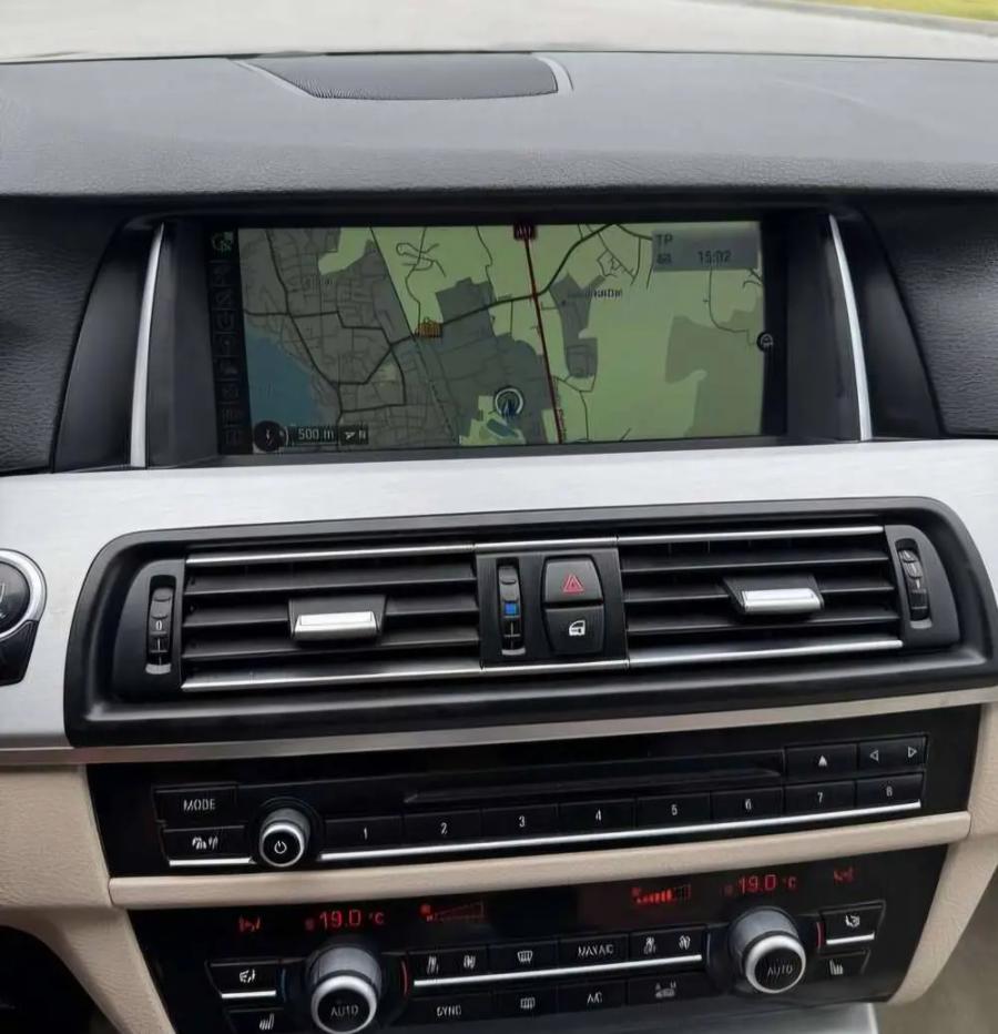 Grey BMW 525 2014 in Telschi, with an engine capacity of 2.00 L and mileage of 256 thousand km for 8690 €, photo 20 on AUTOMOTO.COM.LV