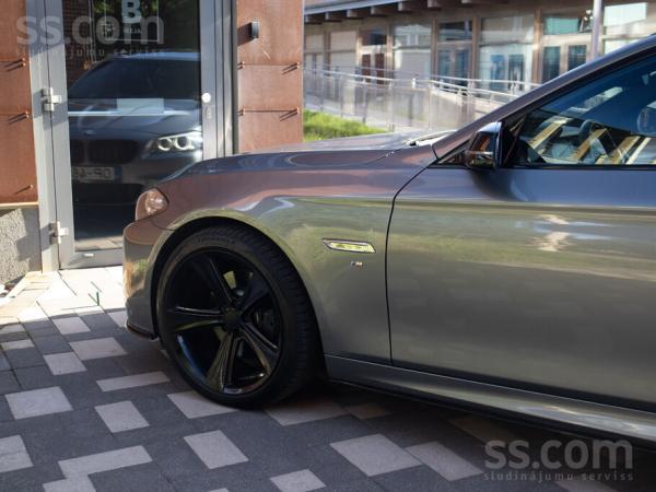 Grey BMW 525 2014 in Liepaja, with an engine capacity of 2.00 L and mileage of 255 thousand km for 13000 €, photo 10 on AUTOMOTO.COM.LV