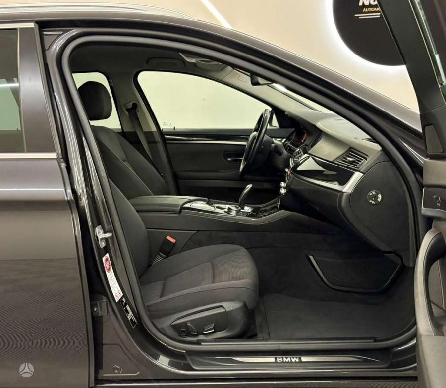Grey BMW 525 2014 in Marijampole, with an engine capacity of 2.00 L and mileage of 301 thousand km for 8850 €, photo 17 on AUTOMOTO.COM.LV