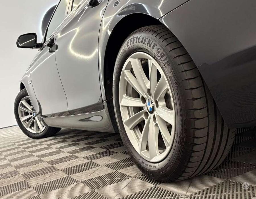 Grey BMW 525 2014 in Marijampole, with an engine capacity of 2.00 L and mileage of 301 thousand km for 8850 €, photo 22 on AUTOMOTO.COM.LV