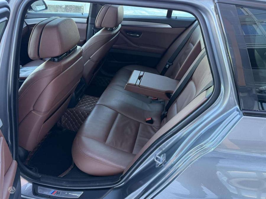Grey BMW 525 2015 in Vilnius, with an engine capacity of 2.00 L and mileage of 229 thousand km for 10995 €, photo 19 on AUTOMOTO.COM.LV