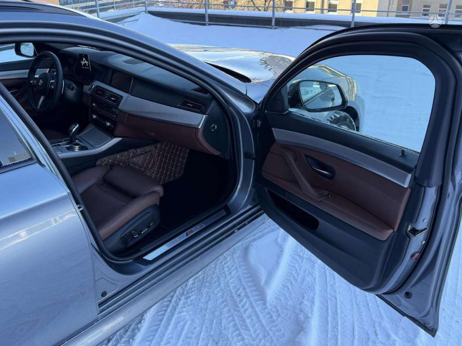 Grey BMW 525 2015 in Vilnius, with an engine capacity of 2.00 L and mileage of 229 thousand km for 10995 €, photo 22 on AUTOMOTO.COM.LV