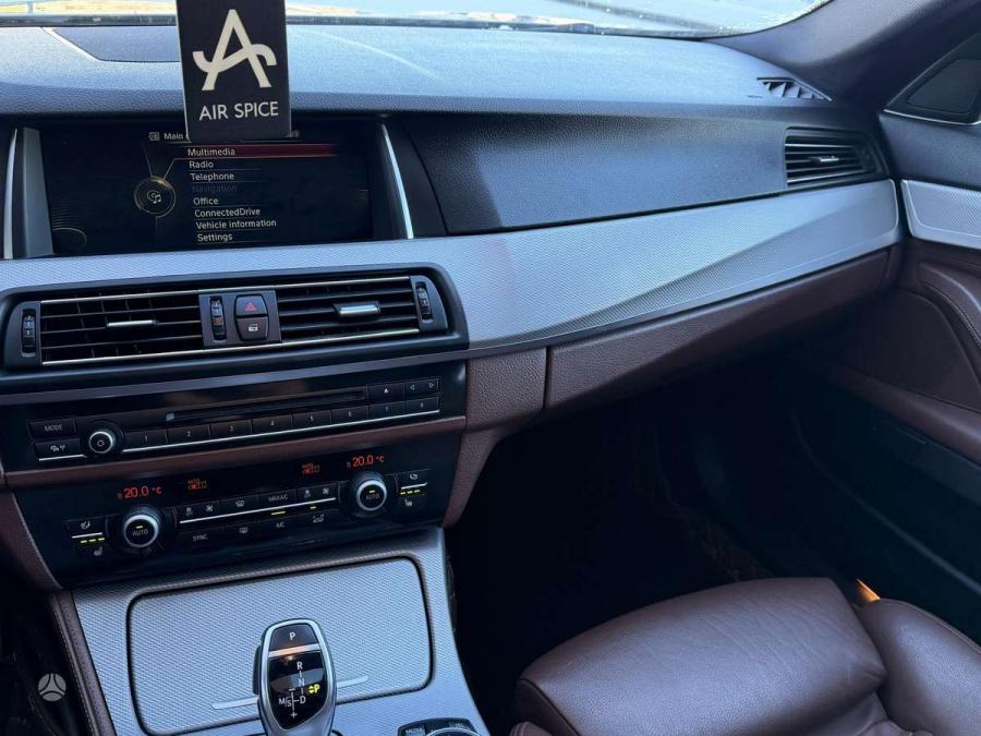 Grey BMW 525 2015 in Vilnius, with an engine capacity of 2.00 L and mileage of 229 thousand km for 10995 €, photo 26 on AUTOMOTO.COM.LV