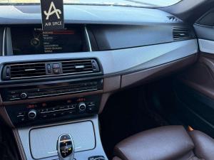 Grey BMW 525 2015 in Vilnius, with an engine capacity of 2.00 L and mileage of 229 thousand km for 10995 €, photo 27 on AUTOMOTO.COM.LV