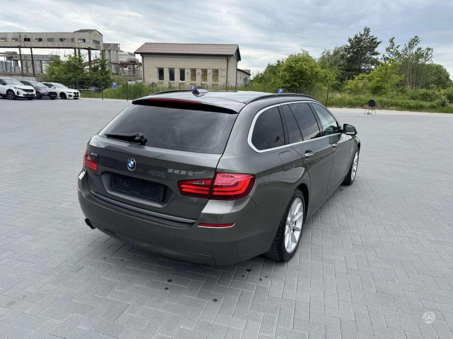 Pelēks BMW 525 2015 Telšiai, ar dzinēja tilpumu 2.00 L un nobraukumu 257 tūkst. km par 8800 €, foto 6 vietnē AUTOMOTO.COM.LV