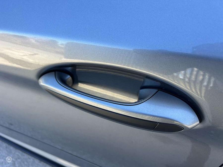 Grey BMW 525 2018 in Vilnius, with an engine capacity of 2.00 L and mileage of 210 thousand km for 16600 €, photo 21 on AUTOMOTO.COM.LV