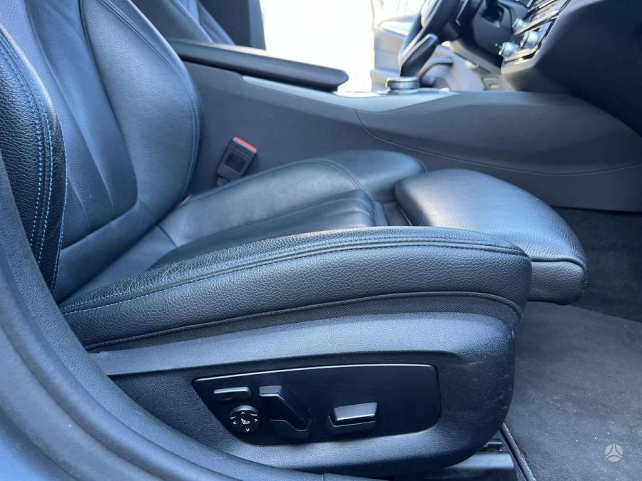 Grey BMW 525 2018 in Vilnius, with an engine capacity of 2.00 L and mileage of 210 thousand km for 16600 €, photo 34 on AUTOMOTO.COM.LV
