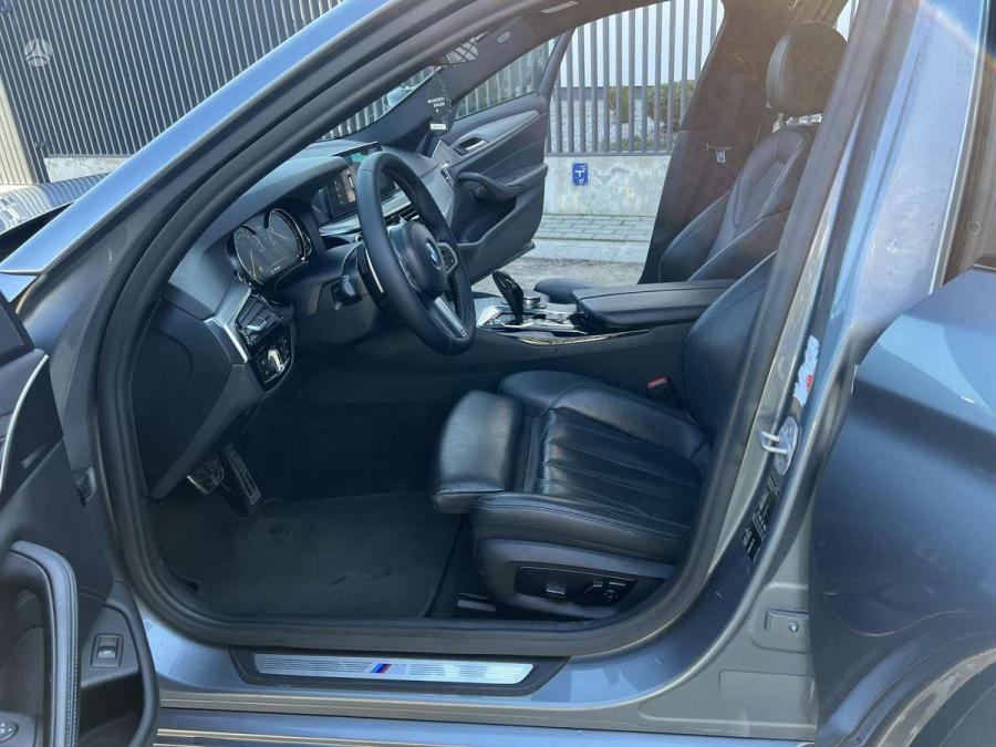 Grey BMW 525 2018 in Vilnius, with an engine capacity of 2.00 L and mileage of 210 thousand km for 16600 €, photo 39 on AUTOMOTO.COM.LV