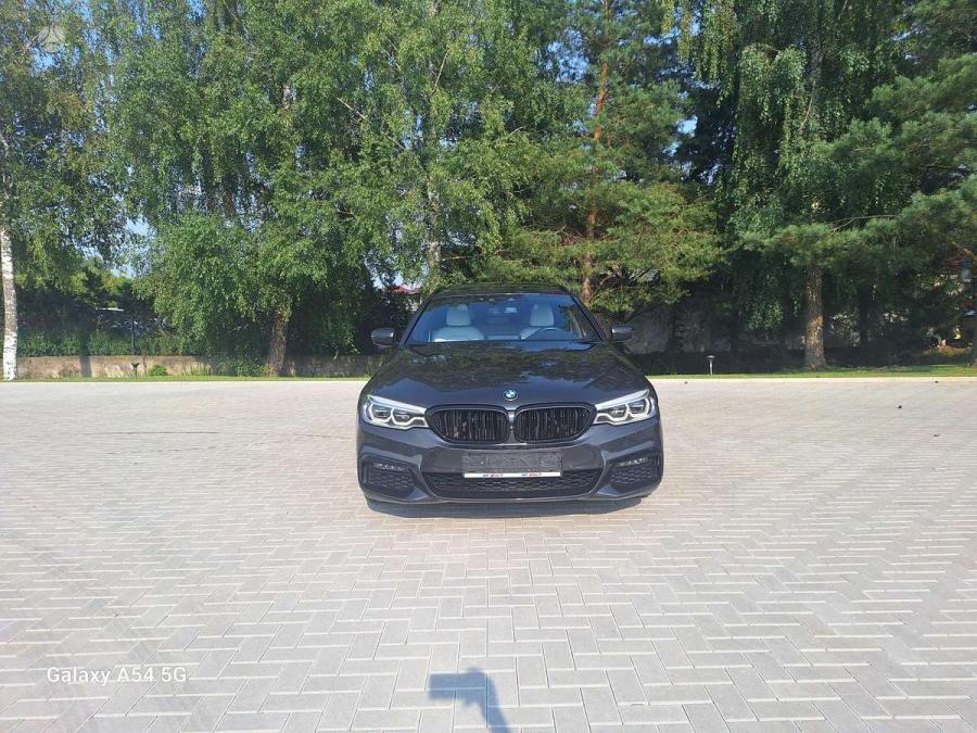 Grey BMW 525 2018 in Kaunas, with an engine capacity of 2.00 L and mileage of 176 thousand km for 18999 €, photo 4 on AUTOMOTO.COM.LV