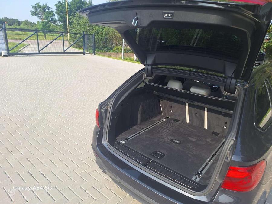 Grey BMW 525 2018 in Kaunas, with an engine capacity of 2.00 L and mileage of 176 thousand km for 18999 €, photo 17 on AUTOMOTO.COM.LV