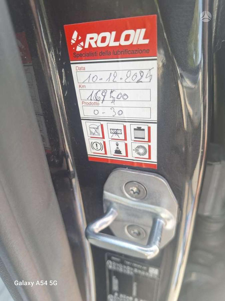 Grey BMW 525 2018 in Kaunas, with an engine capacity of 2.00 L and mileage of 176 thousand km for 18999 €, photo 20 on AUTOMOTO.COM.LV