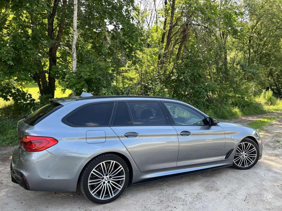 Grey BMW 525 2018 in Vilnius, with an engine capacity of 2.00 L and mileage of 211 thousand km for 16600 €, photo 9 on AUTOMOTO.COM.LV