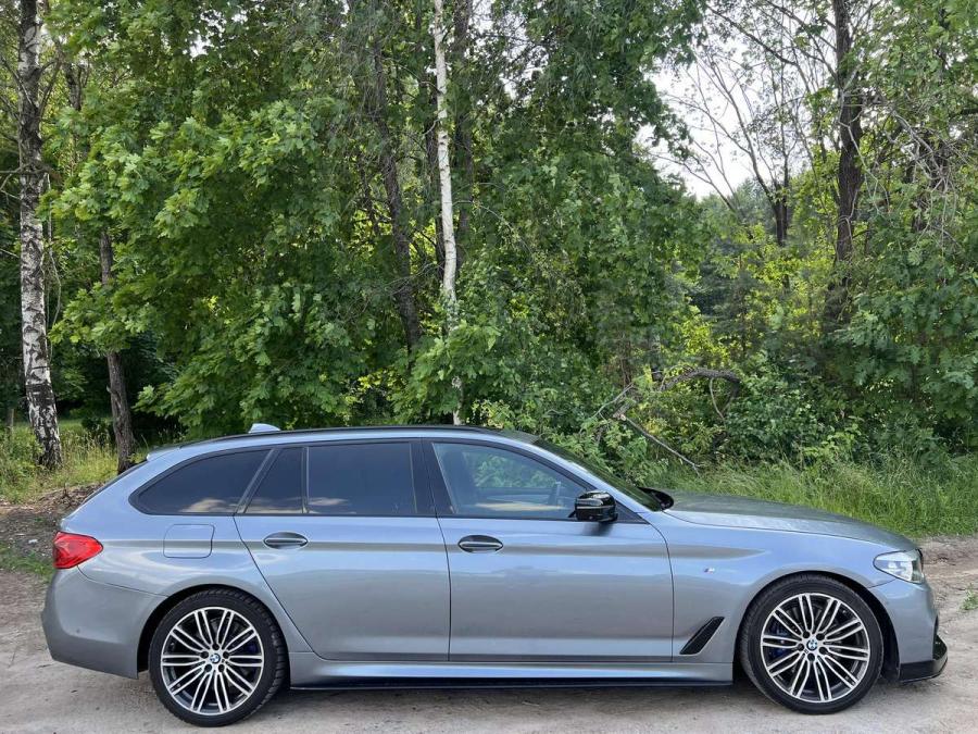 Grey BMW 525 2018 in Vilnius, with an engine capacity of 2.00 L and mileage of 211 thousand km for 16600 €, photo 13 on AUTOMOTO.COM.LV