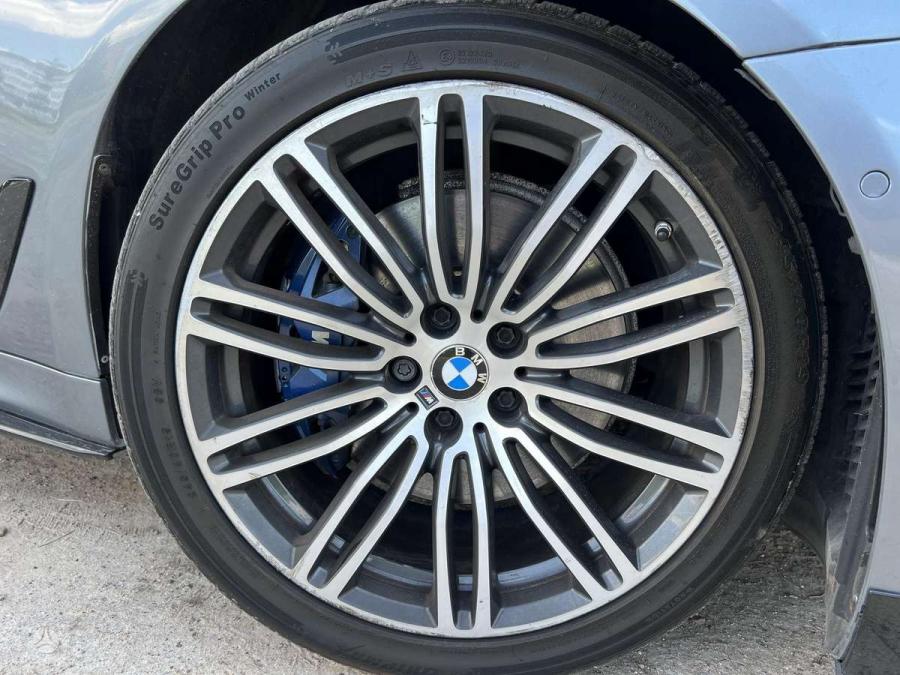 Grey BMW 525 2018 in Vilnius, with an engine capacity of 2.00 L and mileage of 211 thousand km for 16600 €, photo 22 on AUTOMOTO.COM.LV