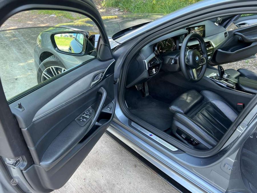 Grey BMW 525 2018 in Vilnius, with an engine capacity of 2.00 L and mileage of 211 thousand km for 16600 €, photo 28 on AUTOMOTO.COM.LV