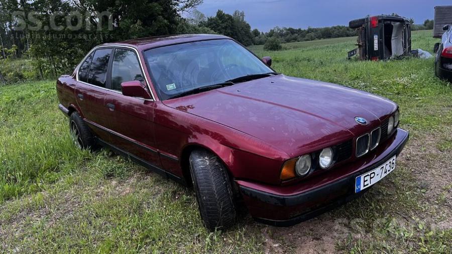 Sarkans BMW 525 1990 Madona, ar dzinēja tilpumu 2.50 L un nobraukumu 298 tūkst. km par 2850 €, foto 1 vietnē AUTOMOTO.COM.LV