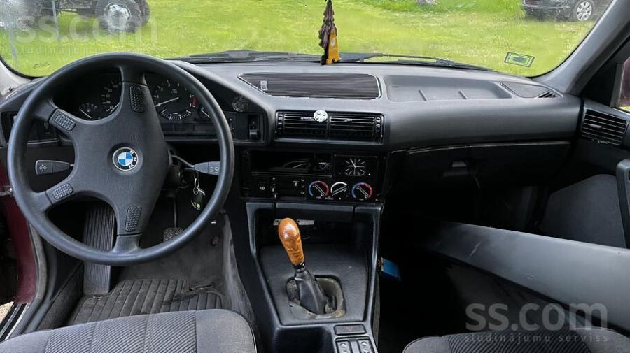 Sarkans BMW 525 1990 Madona, ar dzinēja tilpumu 2.50 L un nobraukumu 298 tūkst. km par 2850 €, foto 6 vietnē AUTOMOTO.COM.LV