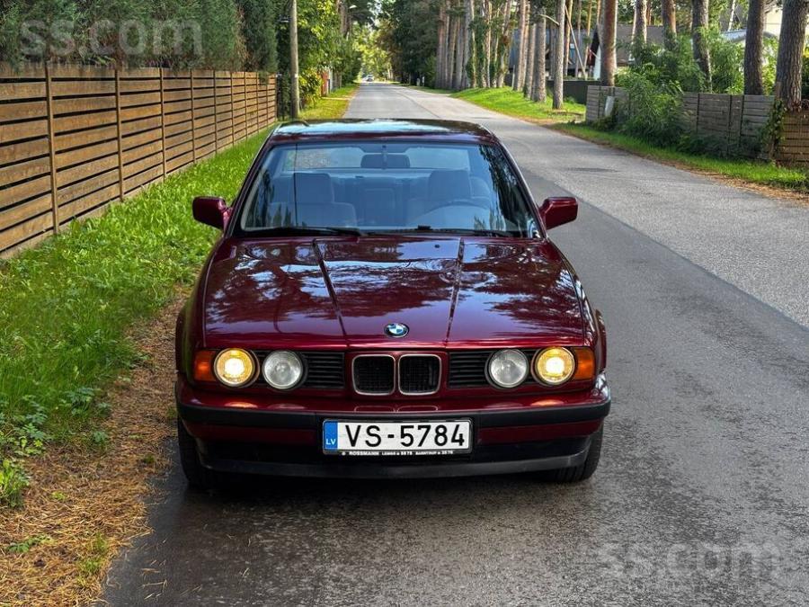 Red BMW 525 1991 in Riga, with an engine capacity of 2.50 L and mileage of 185 thousand km for 7200 €, photo 3 on AUTOMOTO.COM.LV
