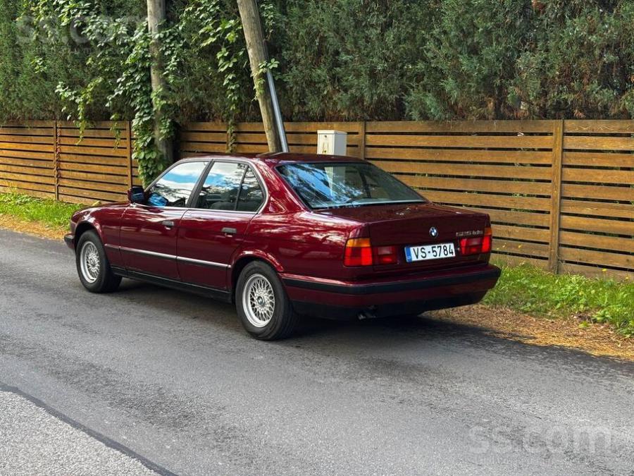 Red BMW 525 1991 in Riga, with an engine capacity of 2.50 L and mileage of 185 thousand km for 7200 €, photo 6 on AUTOMOTO.COM.LV