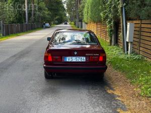 Red BMW 525 1991 in Riga, with an engine capacity of 2.50 L and mileage of 185 thousand km for 7200 €, photo 7 on AUTOMOTO.COM.LV