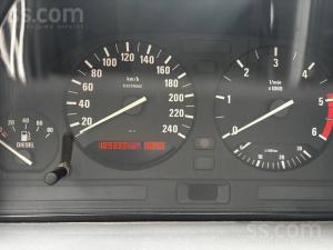 Red BMW 525 1991 in Riga, with an engine capacity of 2.50 L and mileage of 185 thousand km for 7200 €, photo 11 on AUTOMOTO.COM.LV