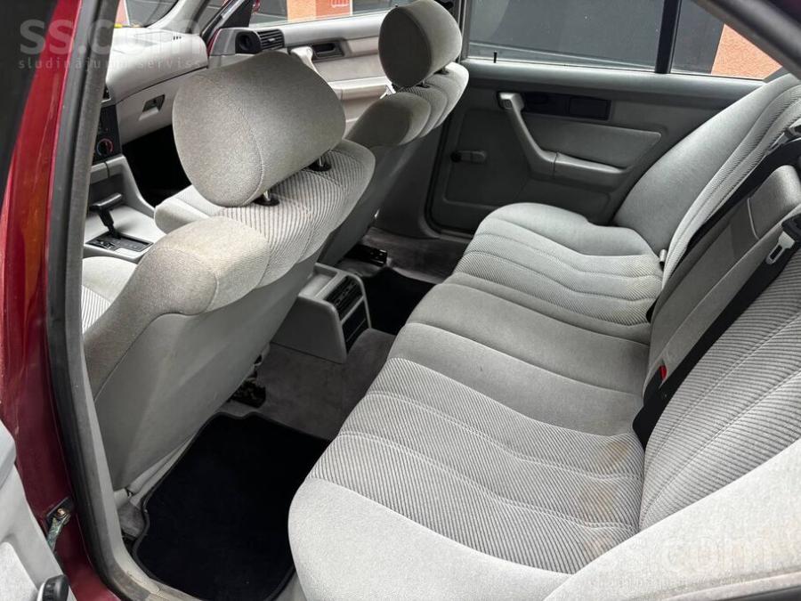 Red BMW 525 1991 in Riga, with an engine capacity of 2.50 L and mileage of 185 thousand km for 7200 €, photo 12 on AUTOMOTO.COM.LV
