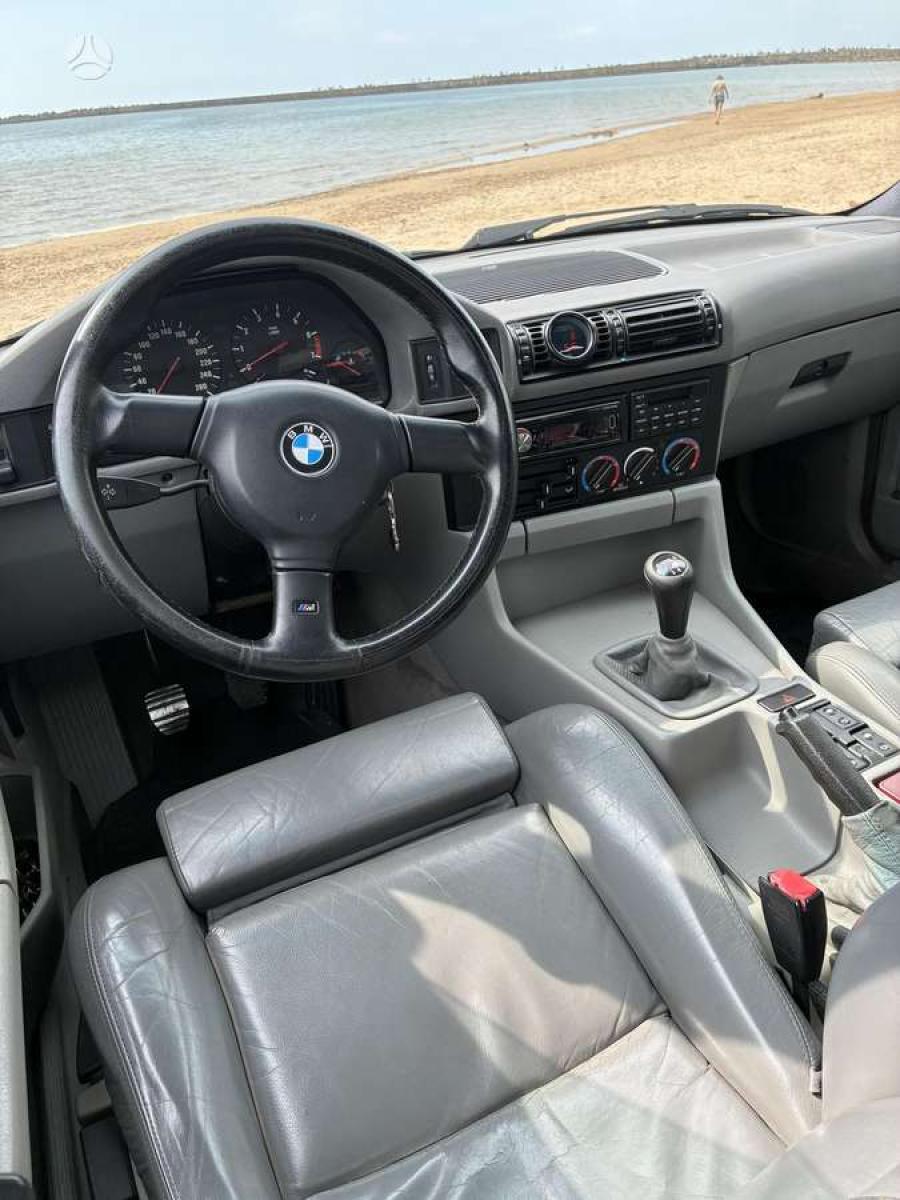 Sarkans BMW 525 1992 Palanga, ar dzinēja tilpumu 2.50 L un nobraukumu 171 tūkst. km par 8800 €, foto 26 vietnē AUTOMOTO.COM.LV
