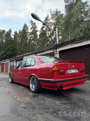 Sarkans BMW 525 1995 Rīga, ar dzinēja tilpumu 2.50 L un nobraukumu 410 tūkst. km par 4500 €, foto 5 vietnē AUTOMOTO.COM.LV