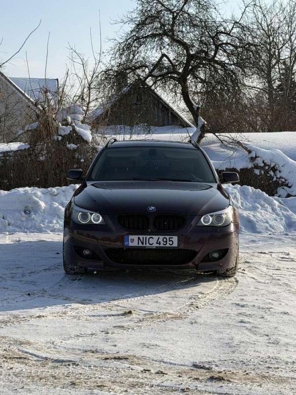 Red BMW 525 2007 in Vilnius, with an engine capacity of 2.99 L and mileage of 354 thousand km for 6000 €, photo 3 on AUTOMOTO.COM.LV