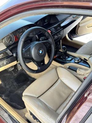 Red BMW 525 2007 in Vilnius, with an engine capacity of 2.99 L and mileage of 354 thousand km for 6000 €, photo 15 on AUTOMOTO.COM.LV