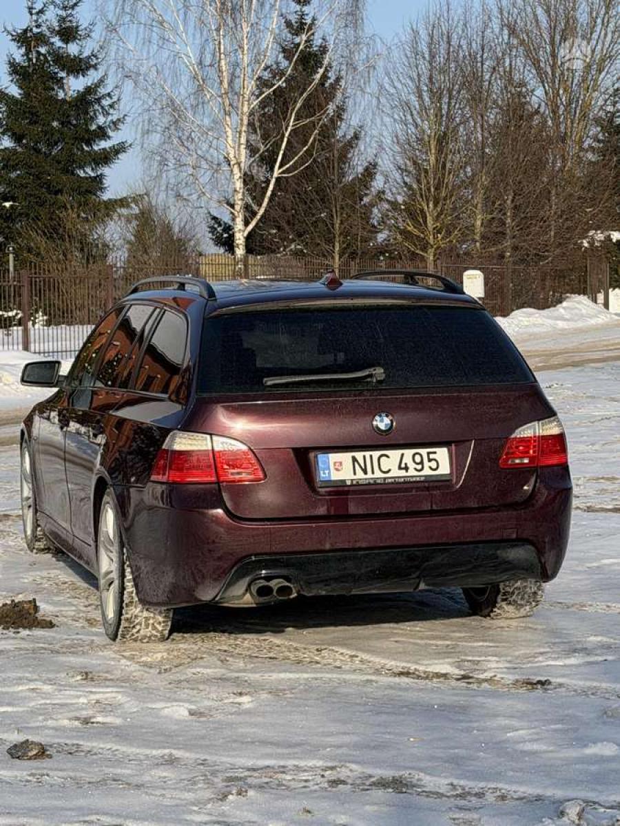 Red BMW 525 2007 in Vilnius, with an engine capacity of 2.99 L and mileage of 354 thousand km for 6000 €, photo 17 on AUTOMOTO.COM.LV
