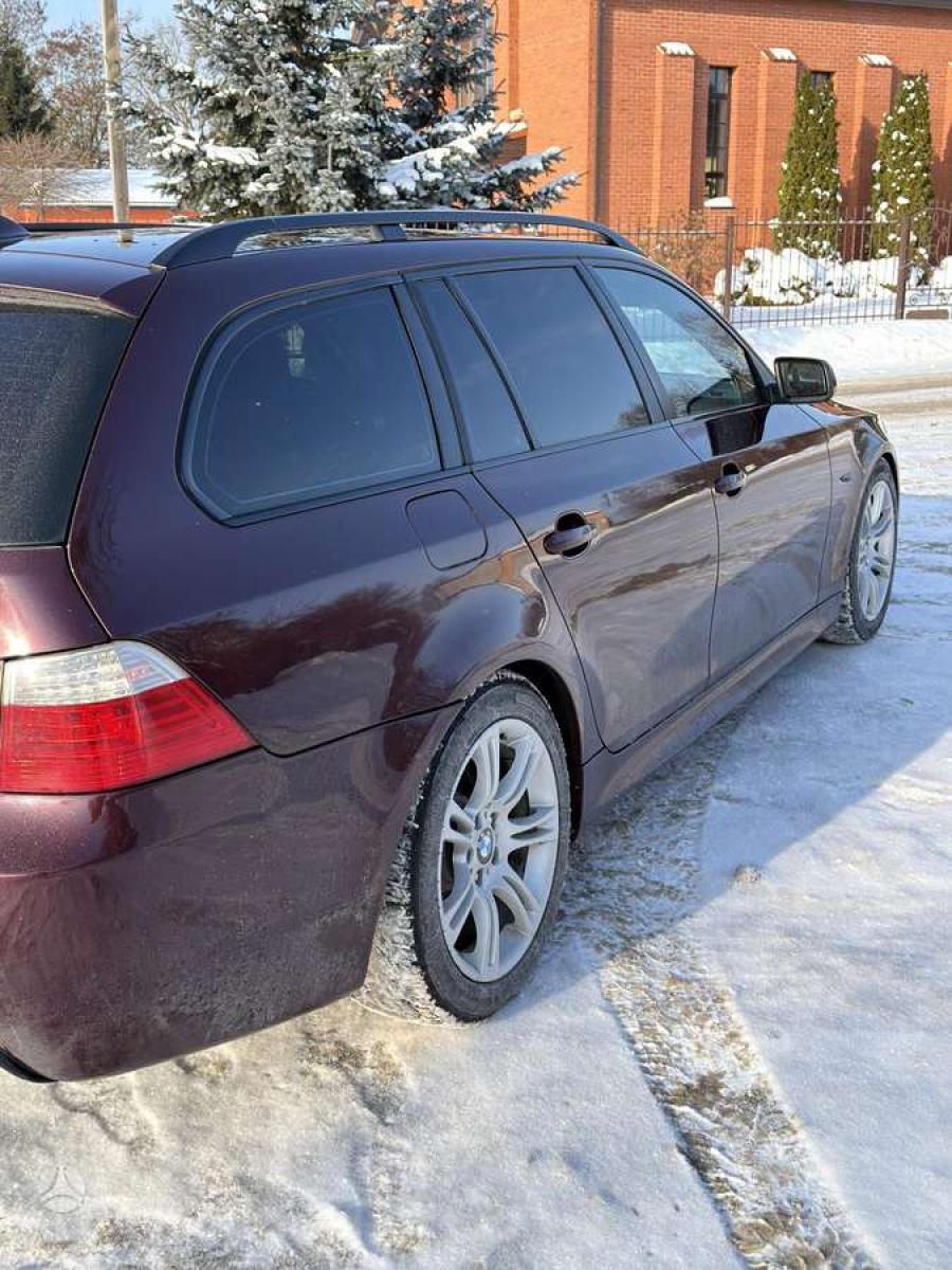 Red BMW 525 2007 in Vilnius, with an engine capacity of 2.99 L and mileage of 354 thousand km for 6000 €, photo 18 on AUTOMOTO.COM.LV