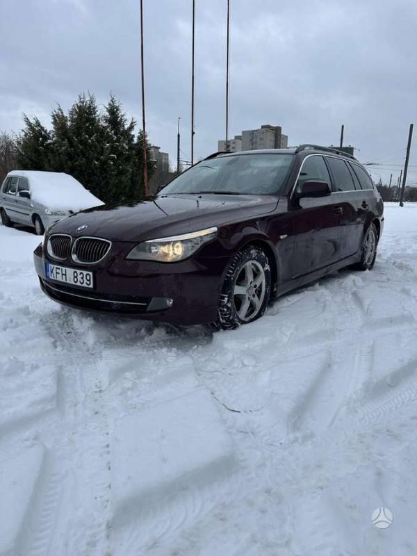 Red BMW 525 2009 in Kaunas, with an engine capacity of 2.99 L and mileage of 351 thousand km for 3900 €, photo 1 on AUTOMOTO.COM.LV
