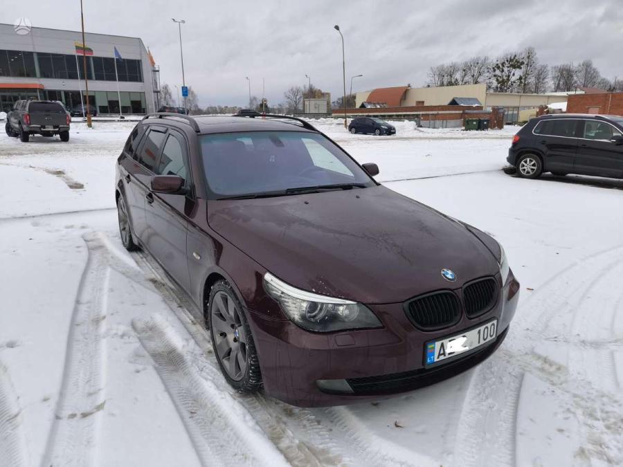 Red BMW 525 2009 in Alytus, with an engine capacity of 2.99 L and mileage of 431 thousand km for 5300 €, photo 1 on AUTOMOTO.COM.LV