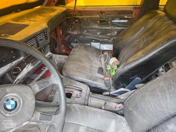 BMW 525 1983 Viļņa, ar dzinēja tilpumu 2.70 L un nobraukumu 0 tūkst. km par 1950 €, foto 6 vietnē AUTOMOTO.COM.LV