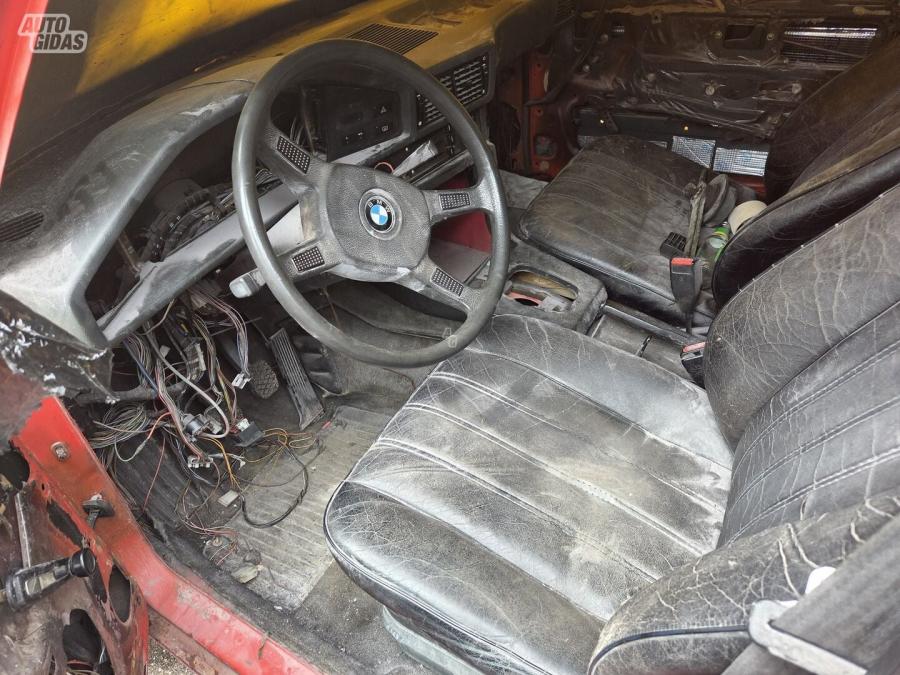 BMW 525 1983 in Vilnius, with an engine capacity of 2.70 L and mileage of 0 thousand km for 1950 €, photo 6 on AUTOMOTO.COM.LV