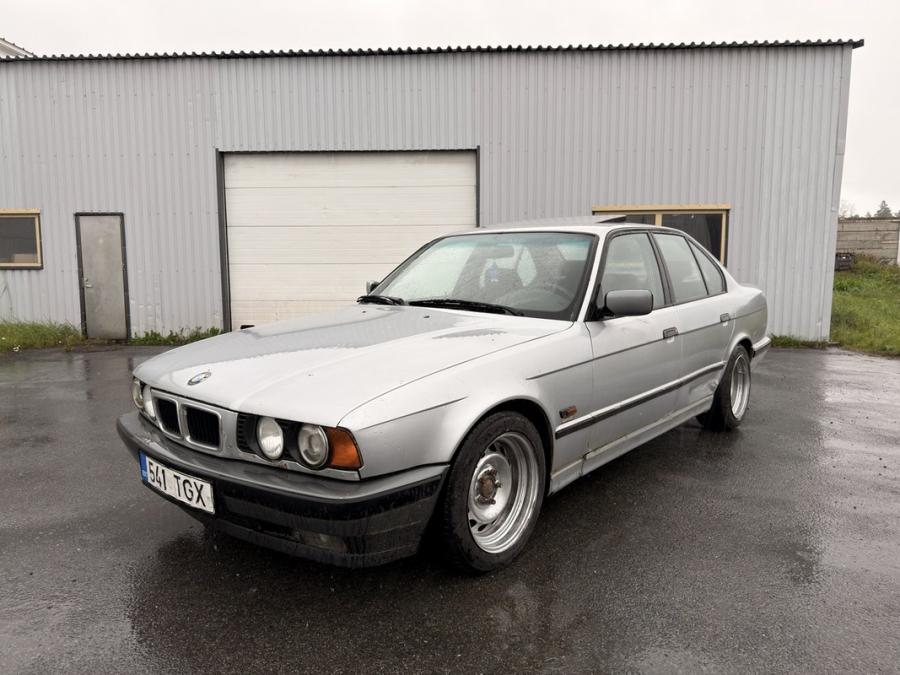 BMW 525 1994 in Tallinn, with an engine capacity of 2.50 L and mileage of 331 thousand km for 3200 €, photo 7 on AUTOMOTO.COM.LV