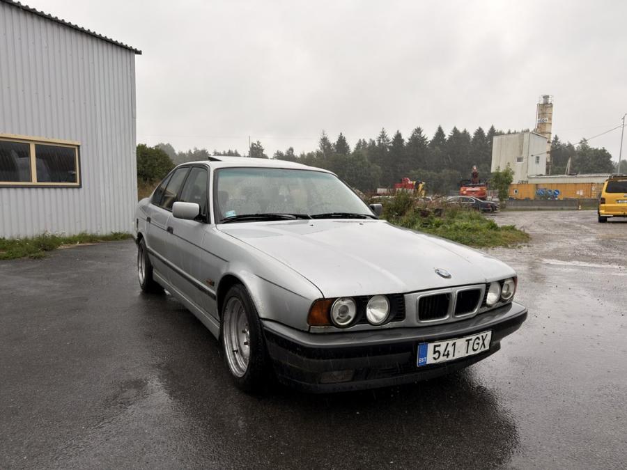 BMW 525 1994 in Tallinn, with an engine capacity of 2.50 L and mileage of 331 thousand km for 3200 €, photo 8 on AUTOMOTO.COM.LV