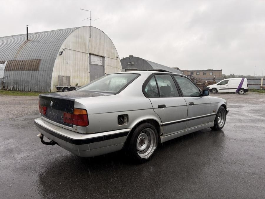 BMW 525 1994 in Tallinn, with an engine capacity of 2.50 L and mileage of 331 thousand km for 3200 €, photo 9 on AUTOMOTO.COM.LV