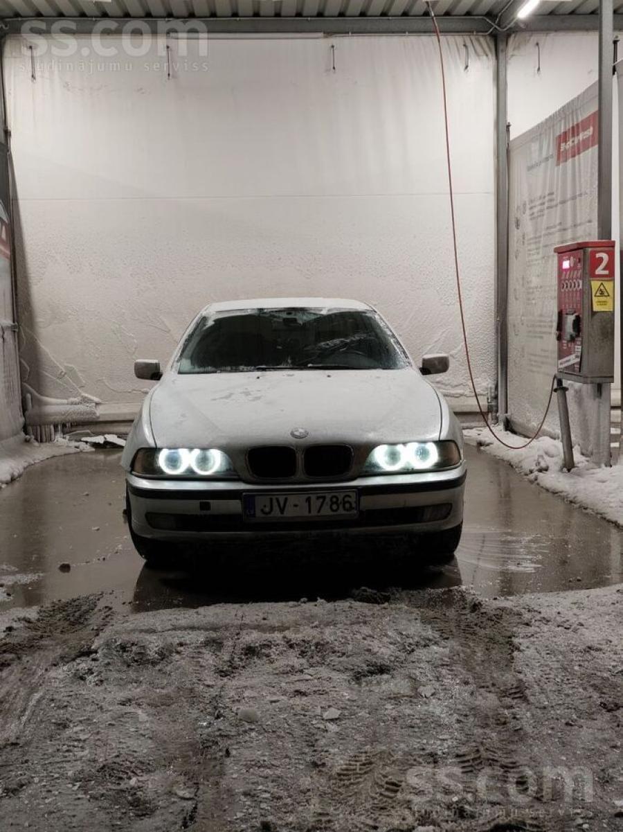 BMW 525 1998 in Riga, with an engine capacity of 2.50 L and mileage of 384 thousand km for 800 €, photo 1 on AUTOMOTO.COM.LV