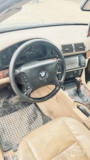 BMW 525 1999 in Vilnius, with an engine capacity of 3.00 L and mileage of 400 thousand km for 950 €, photo  on AUTOMOTO.COM.LV