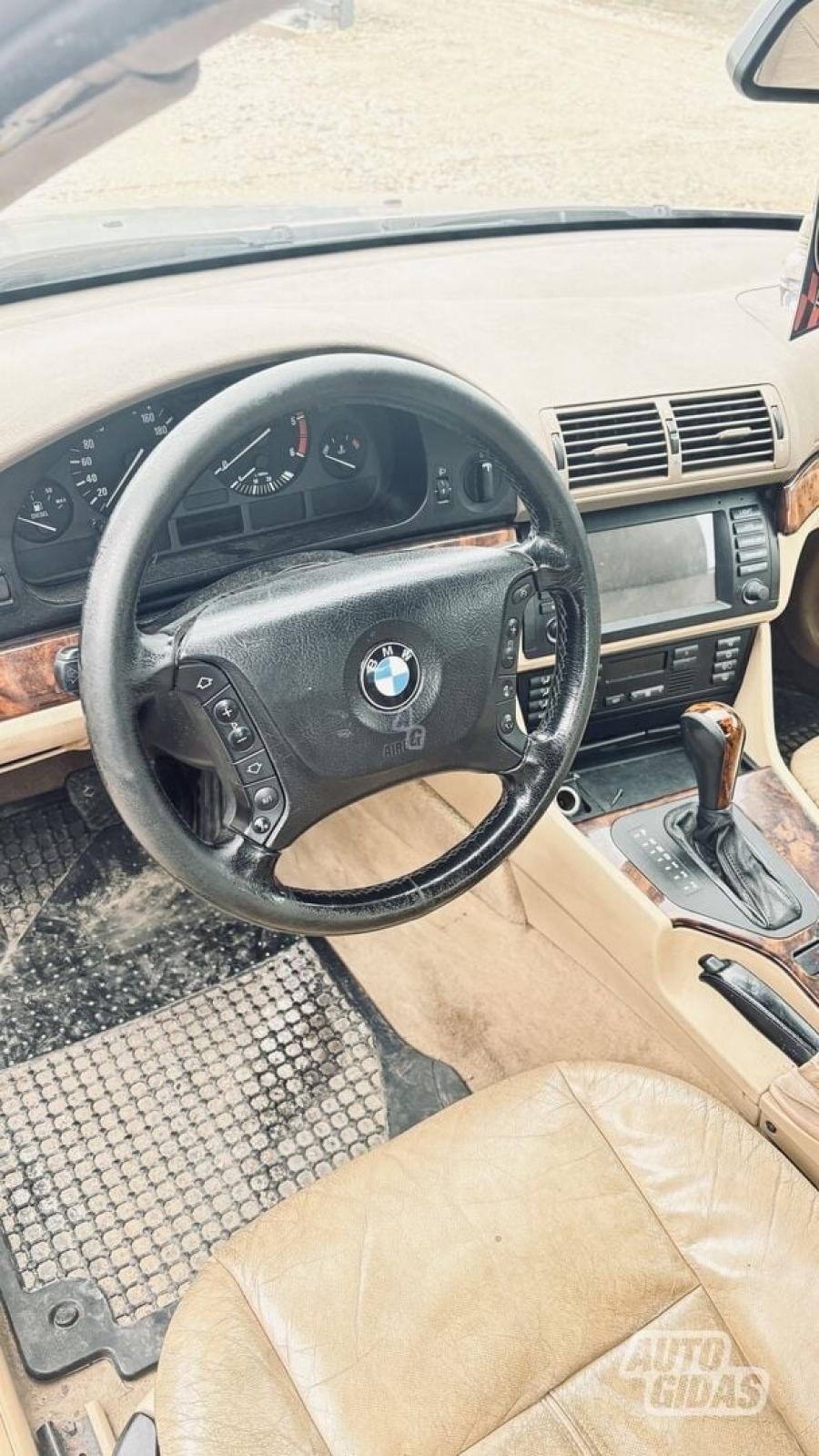 BMW 525 1999 in Vilnius, with an engine capacity of 3.00 L and mileage of 400 thousand km for 950 €, photo 1 on AUTOMOTO.COM.LV