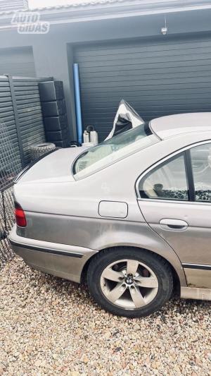 BMW 525 1999 in Vilnius, with an engine capacity of 3.00 L and mileage of 400 thousand km for 950 €, photo 4 on AUTOMOTO.COM.LV