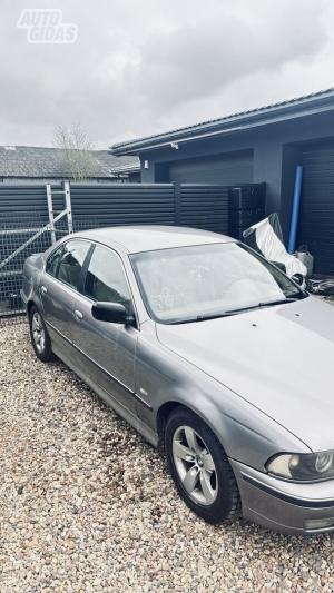 BMW 525 1999 in Vilnius, with an engine capacity of 3.00 L and mileage of 400 thousand km for 950 €, photo 5 on AUTOMOTO.COM.LV