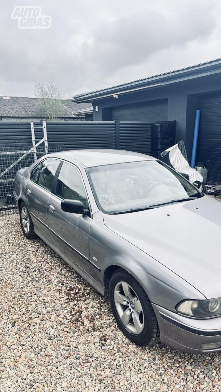 BMW 525 1999 in Vilnius, with an engine capacity of 3.00 L and mileage of 400 thousand km for 950 €, photo 5 on AUTOMOTO.COM.LV