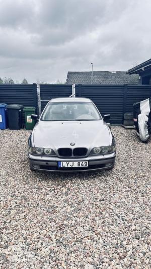 BMW 525 1999 in Vilnius, with an engine capacity of 3.00 L and mileage of 400 thousand km for 950 €, photo 6 on AUTOMOTO.COM.LV